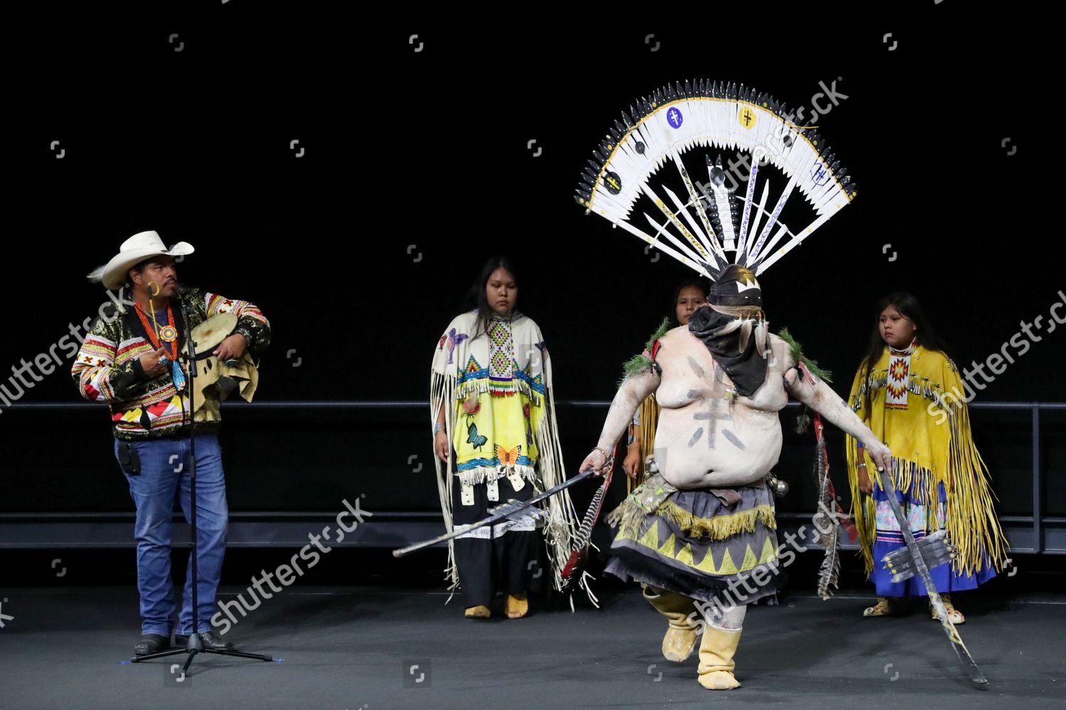 Performance Featuring White Mountain Apache Crown Editorial Stock Photo ...