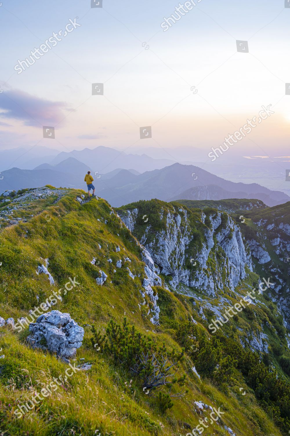 Hikers Summit Benediktenwand Sunset Silhouettes Mountains Editorial ...
