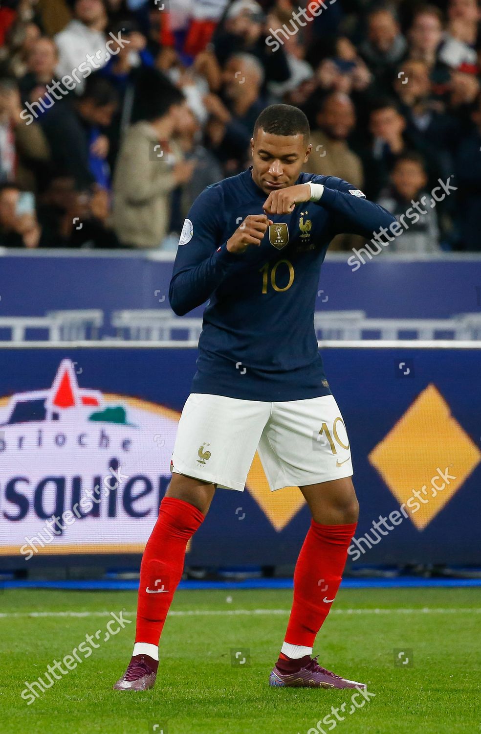 French Forward Kylian Mbappe Mimicking Photographers Editorial Stock ...