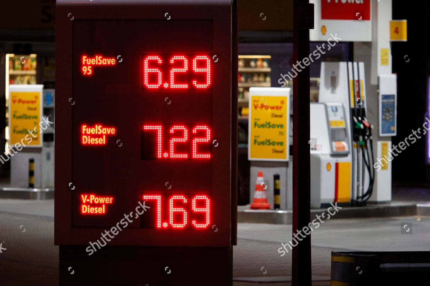 Shell Gas Station Fuel Prices Advertised Editorial Stock Photo - Stock ...