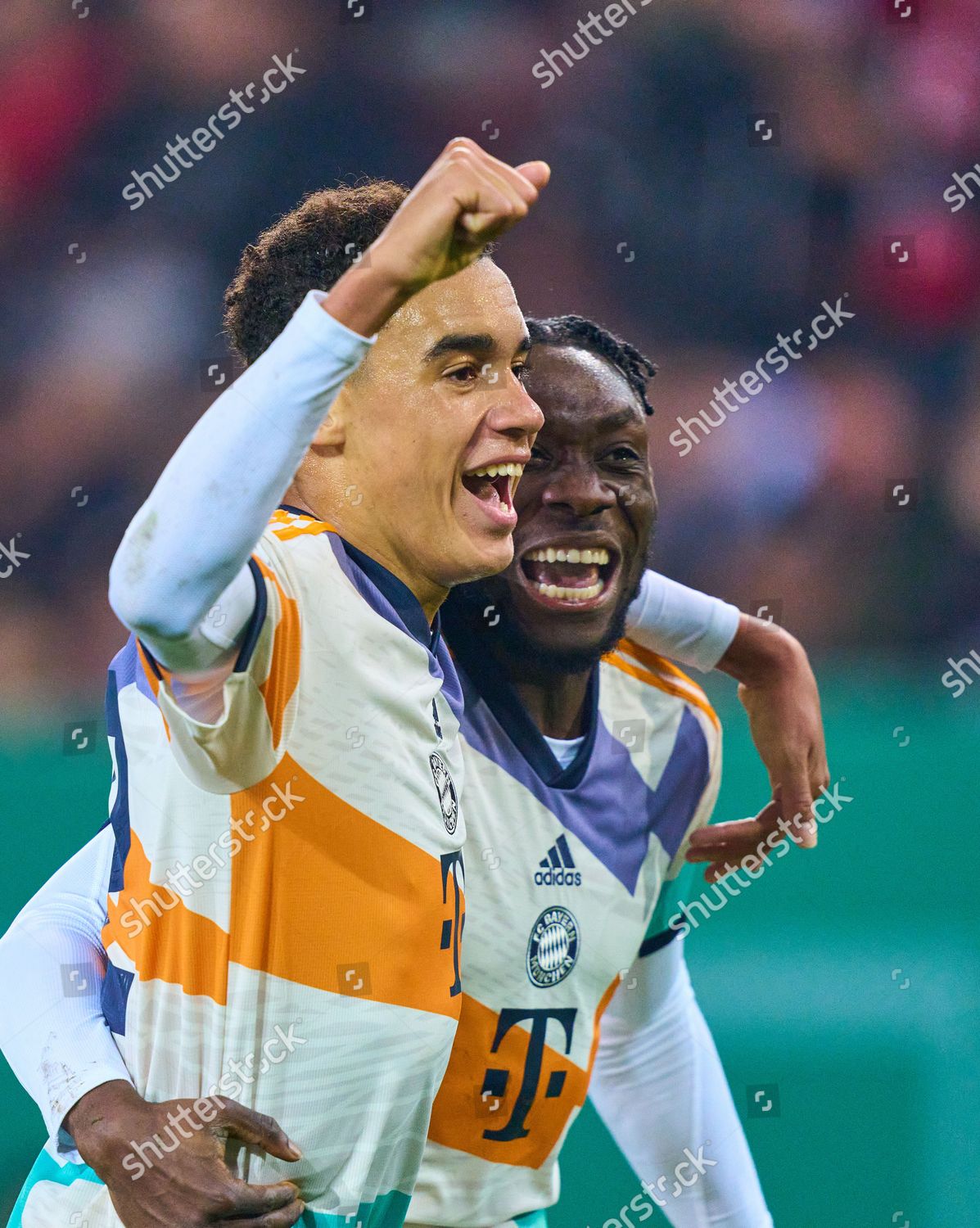fotos de Jamal Musiala Fcb 42 Celebrates His - Foto de stock de ...
