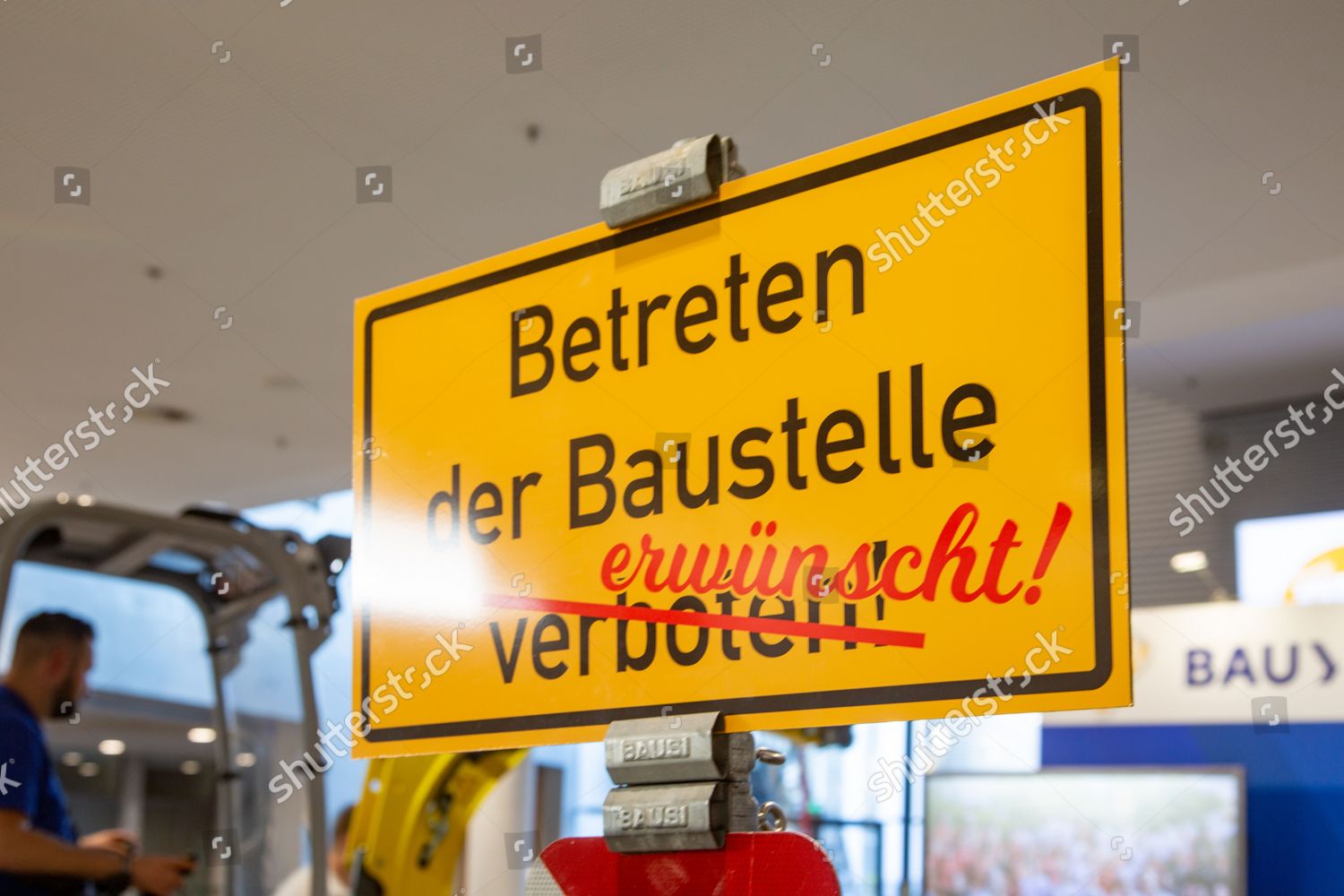 Betreten Der Baustelle Verboten Durchgestrichen Schild Editorial Stock ...