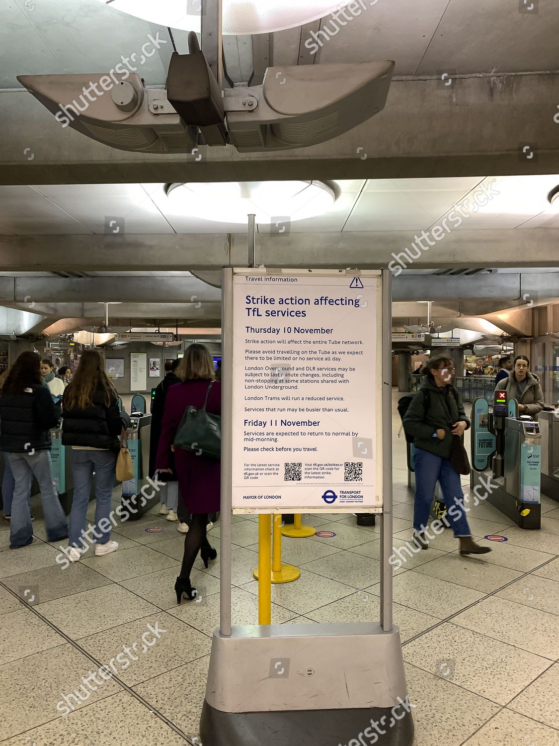 Tfl Notice Westminster Station Informing Customers Editorial Stock ...