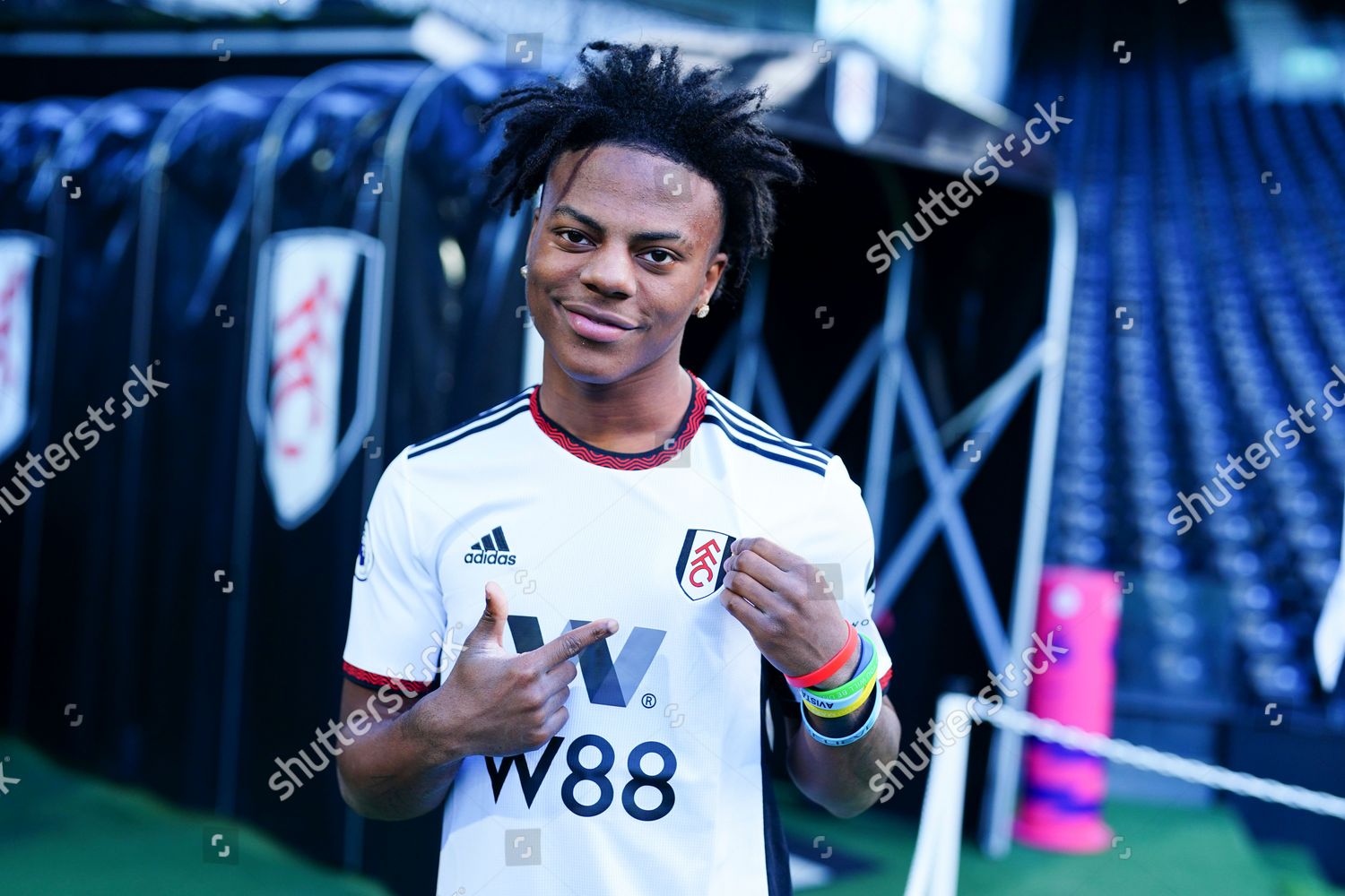 Ishowspeed Poses Photos Fulham Shirt Editorial Stock Photo - Stock ...