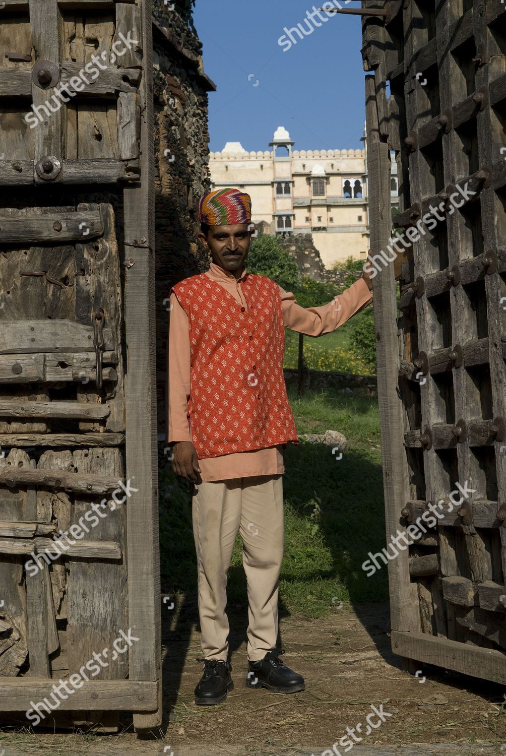 Servant Karni Fort Bambora Palace Hotel Editorial Stock Photo - Stock ...