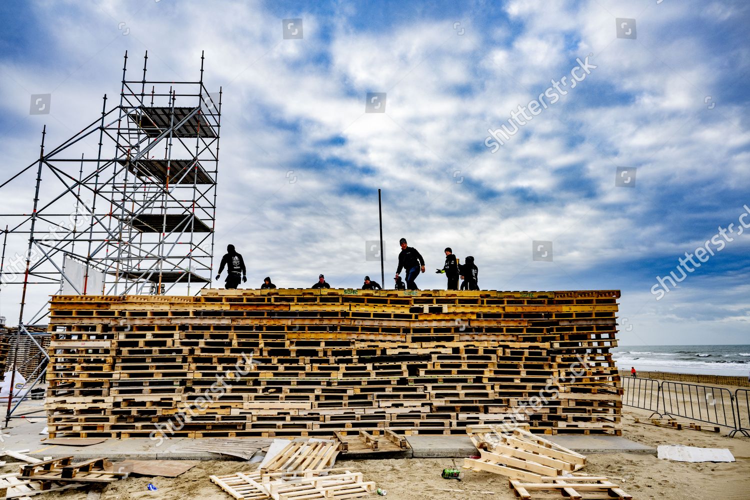 Construction Bonfires On Beaches Duindorp Scheveningen Editorial Stock ...