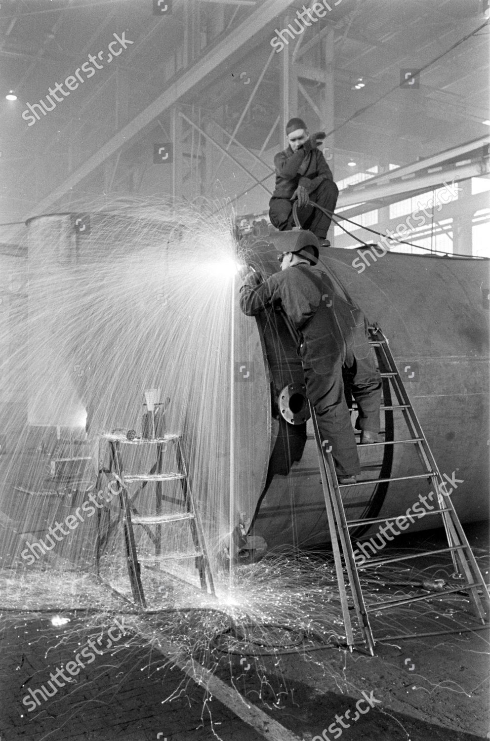 Men Working General Electric Company Light Editorial Stock Photo ...