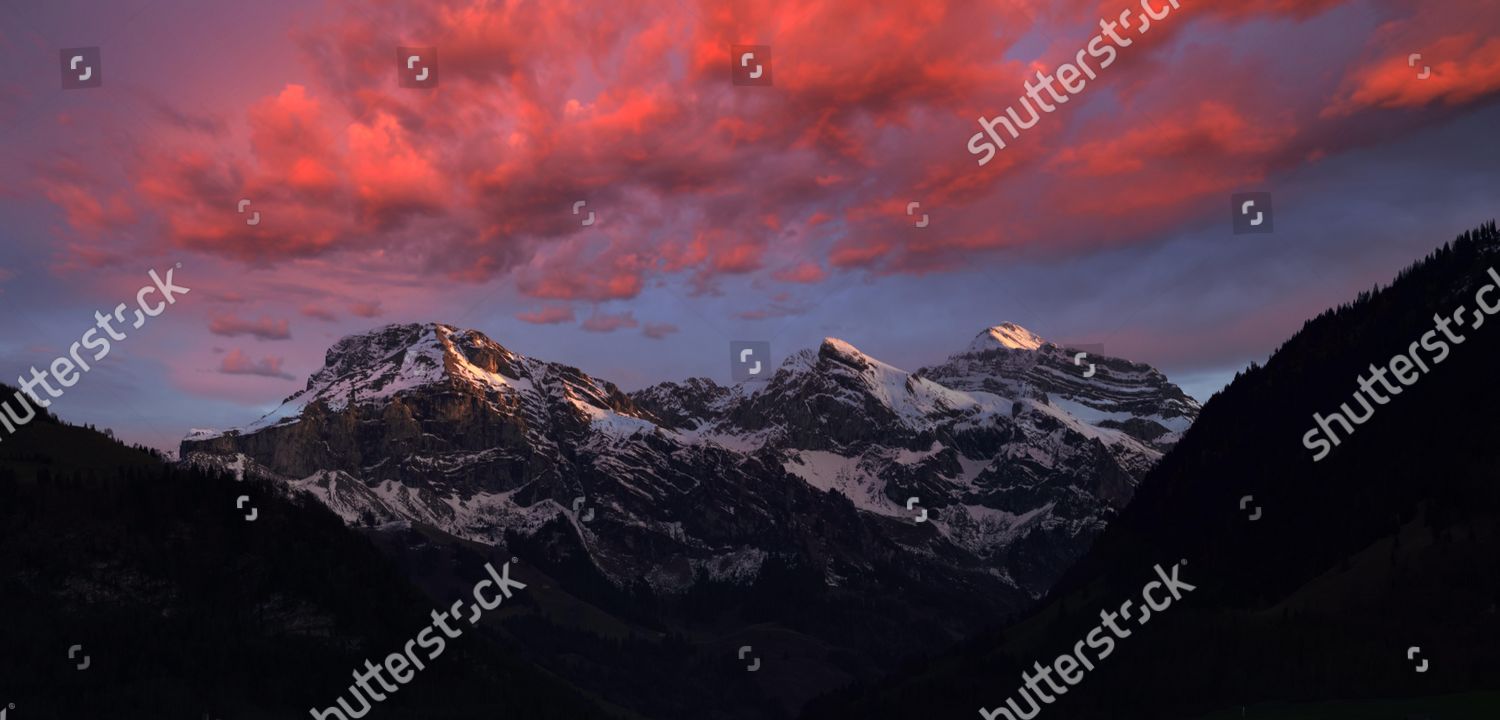 Dramatic Sunset Alpenglow Sarnen Obwalden Switzerland Editorial Stock ...