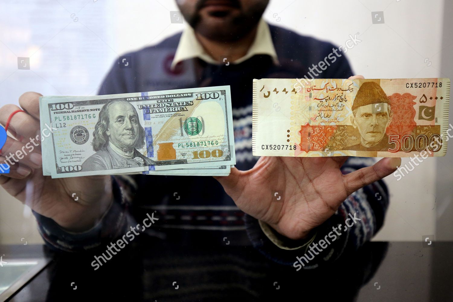 Currency Exchange Dealer Sorts Us Dollars Editorial Stock Photo - Stock ...