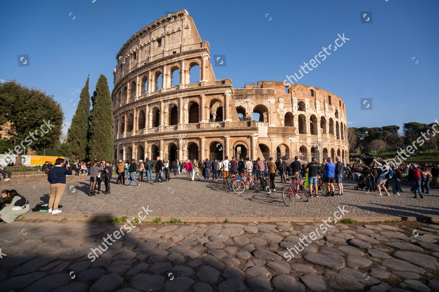 Crowds Tourists Roman Colosseum Bathed Afternoon Editorial Stock Photo ... Crowds Tourists Roman Colosseum Bathed Afternoon Editorial Stock Photo ...