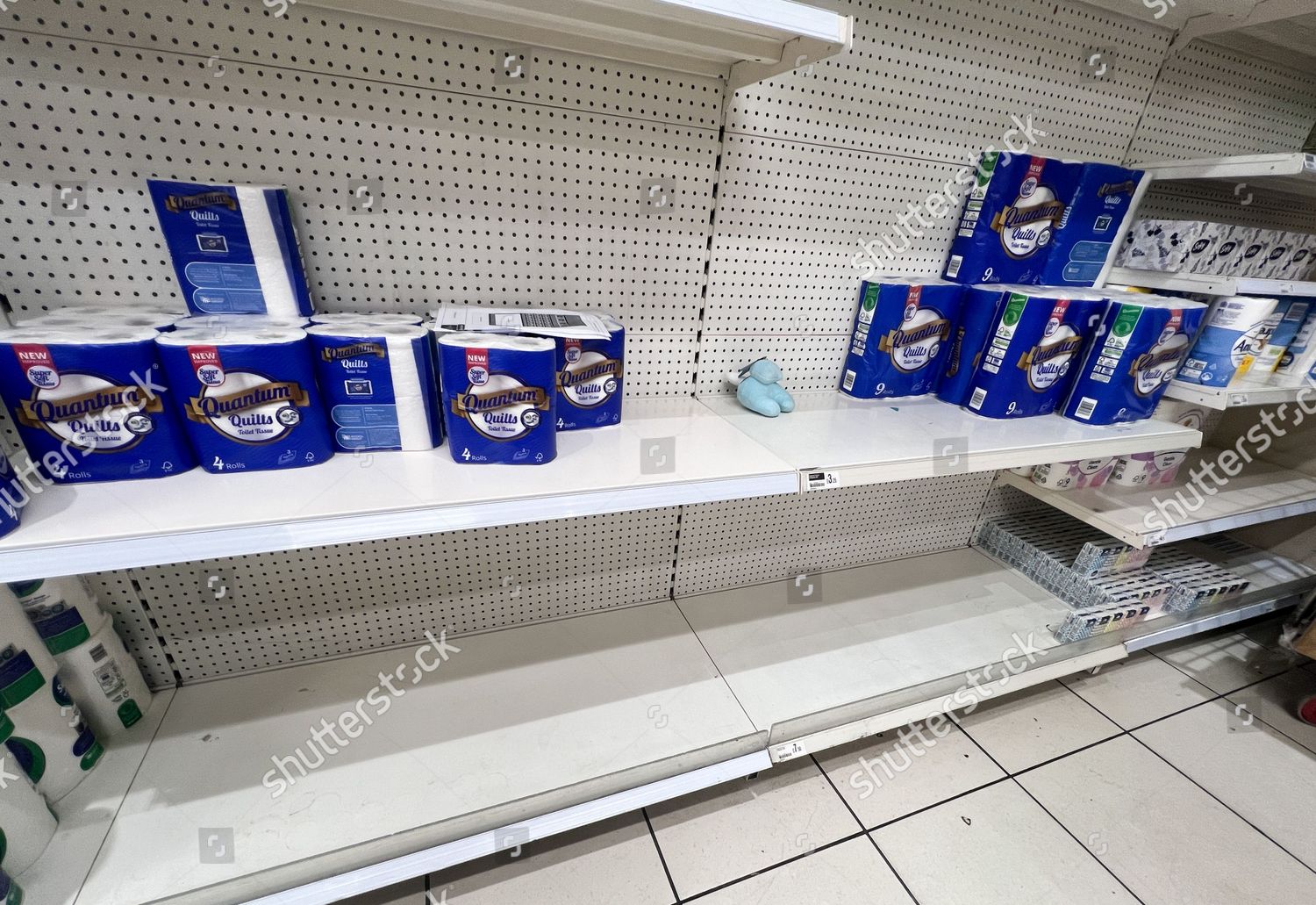 Nearlyempty Shelves Toilet Rolls Poundland Store Editorial Stock Photo ...