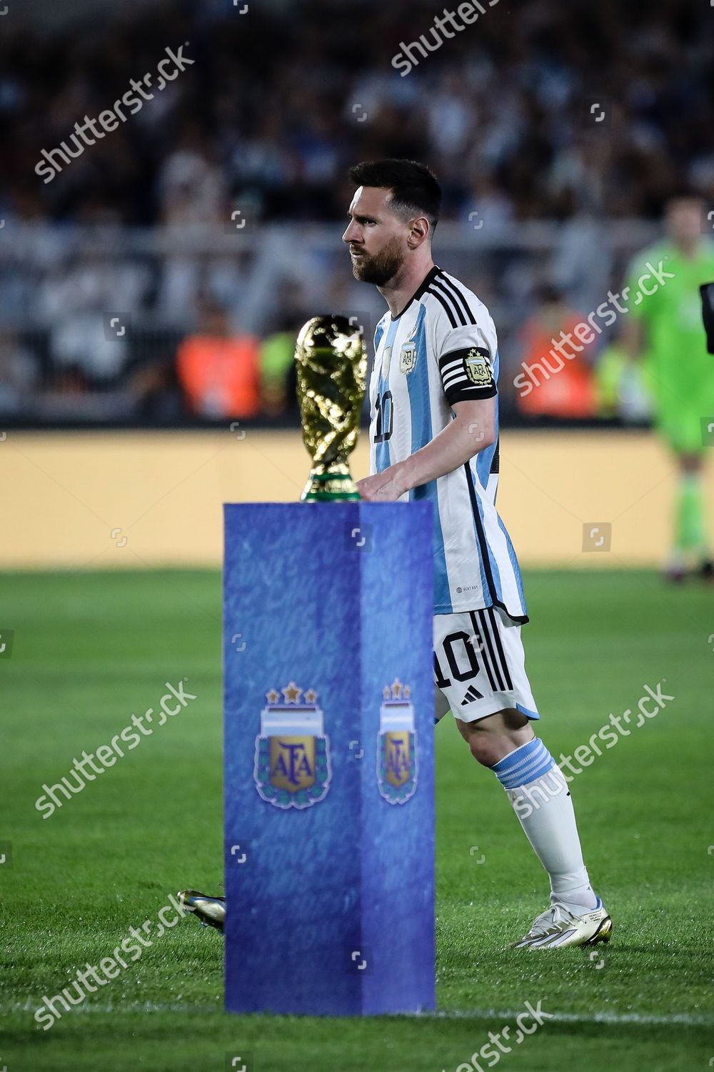 Lionel Messi Argentina World Cup Trophy Editorial Stock Photo - Stock ...