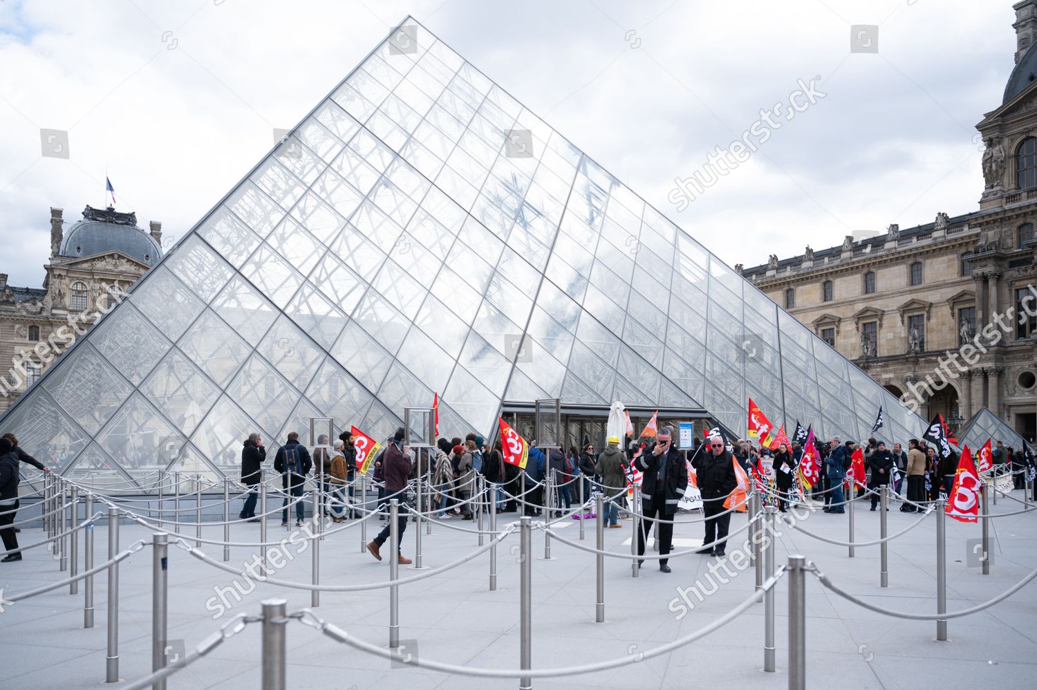 Striking Employees Louvre Museum Paris Set Editorial Stock Photo ... Striking Employees Louvre Museum Paris Set Editorial Stock Photo ...