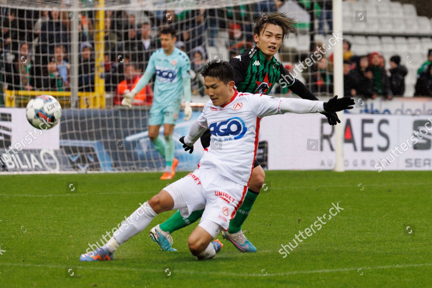 Kortrijks Tsuyoshi Watanabe Cercles Ayase Ueda Editorial Stock Photo - Stock Image | Shutterstock