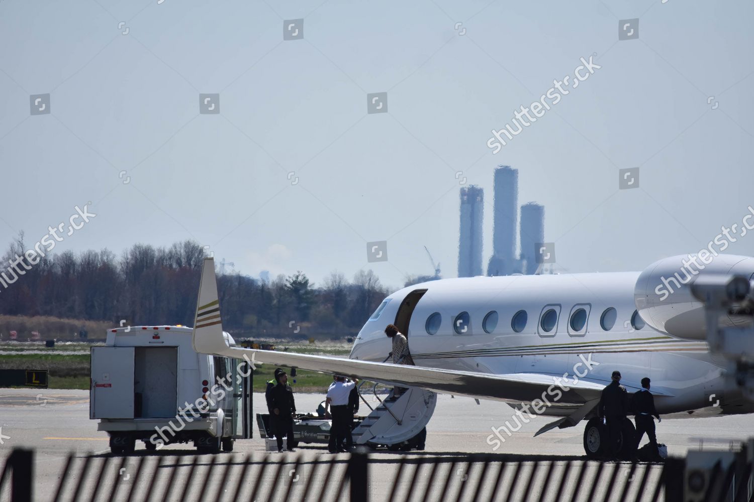 Oprahs Private Jet Lands Teterboro Airport Editorial Stock Photo ...