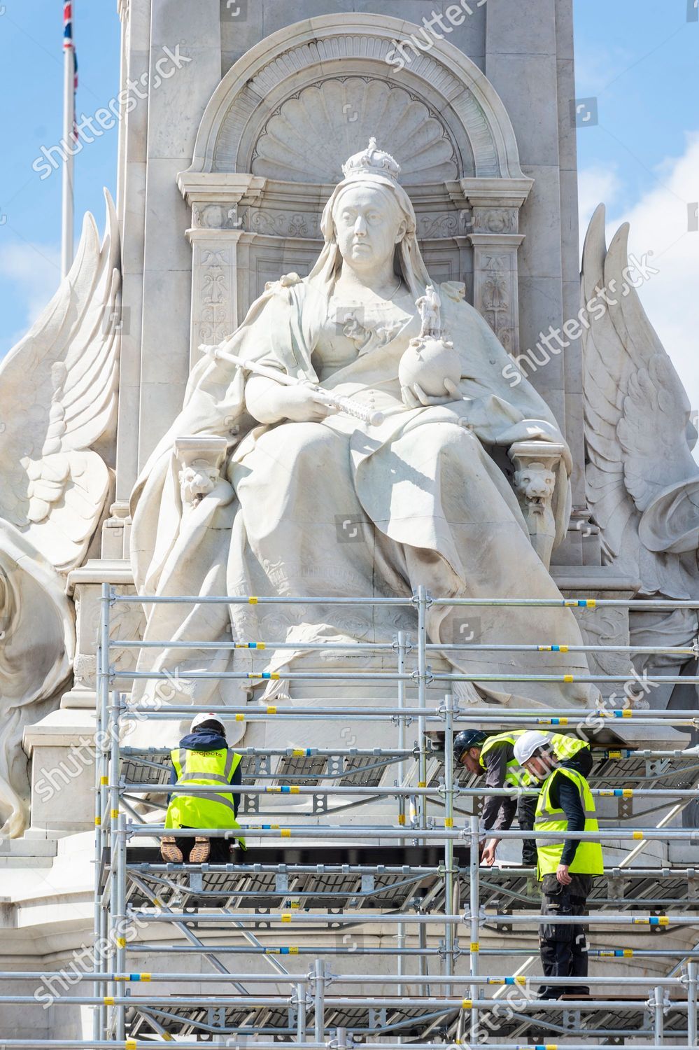 Workmen Install Structure Around Queen Victoria Editorial Stock Photo ...