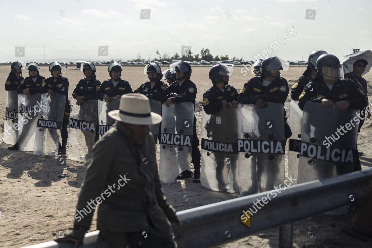 Peruvian Police Officers Monitor Chacalluta Border Editorial Stock ...