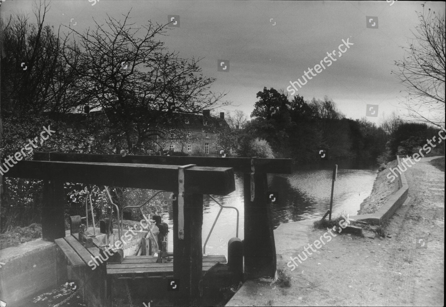 Flatford Lock Mill Editorial Stock Photo - Stock Image | Shutterstock