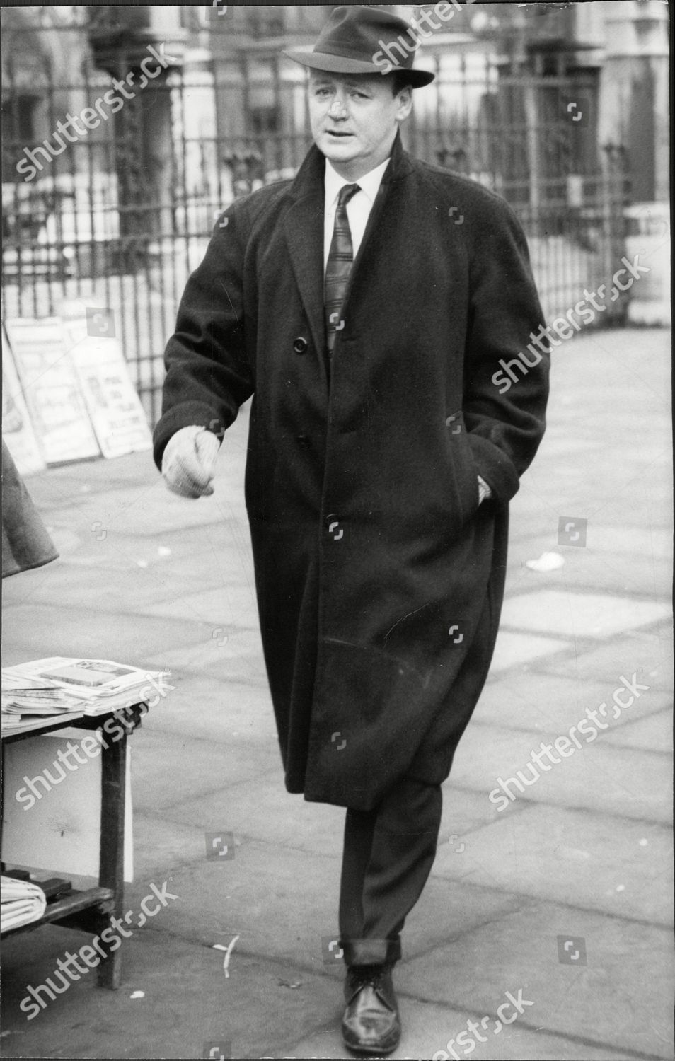 Robert Urquhart Actor Pictured Law Courts Editorial Stock Photo - Stock ...