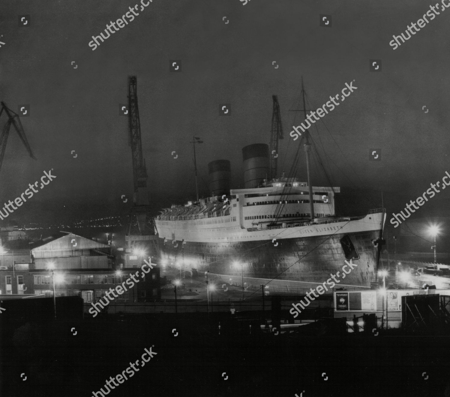 Hms Queen Elizabeth Dry Dock Greenock Editorial Stock Photo - Stock ...