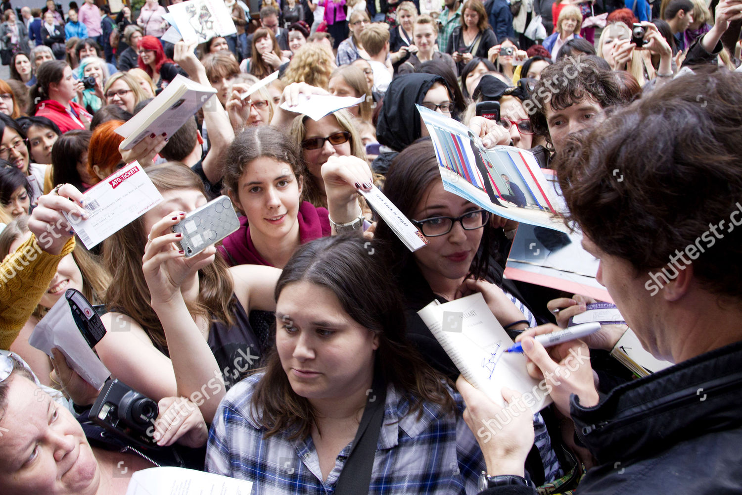 Benedict Cumberbatch Signs Autographs Fans Stage Editorial Stock Photo ...