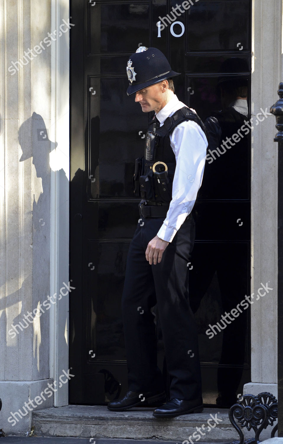Police Officer Door No10 Downing Street Editorial Stock Photo - Stock ...