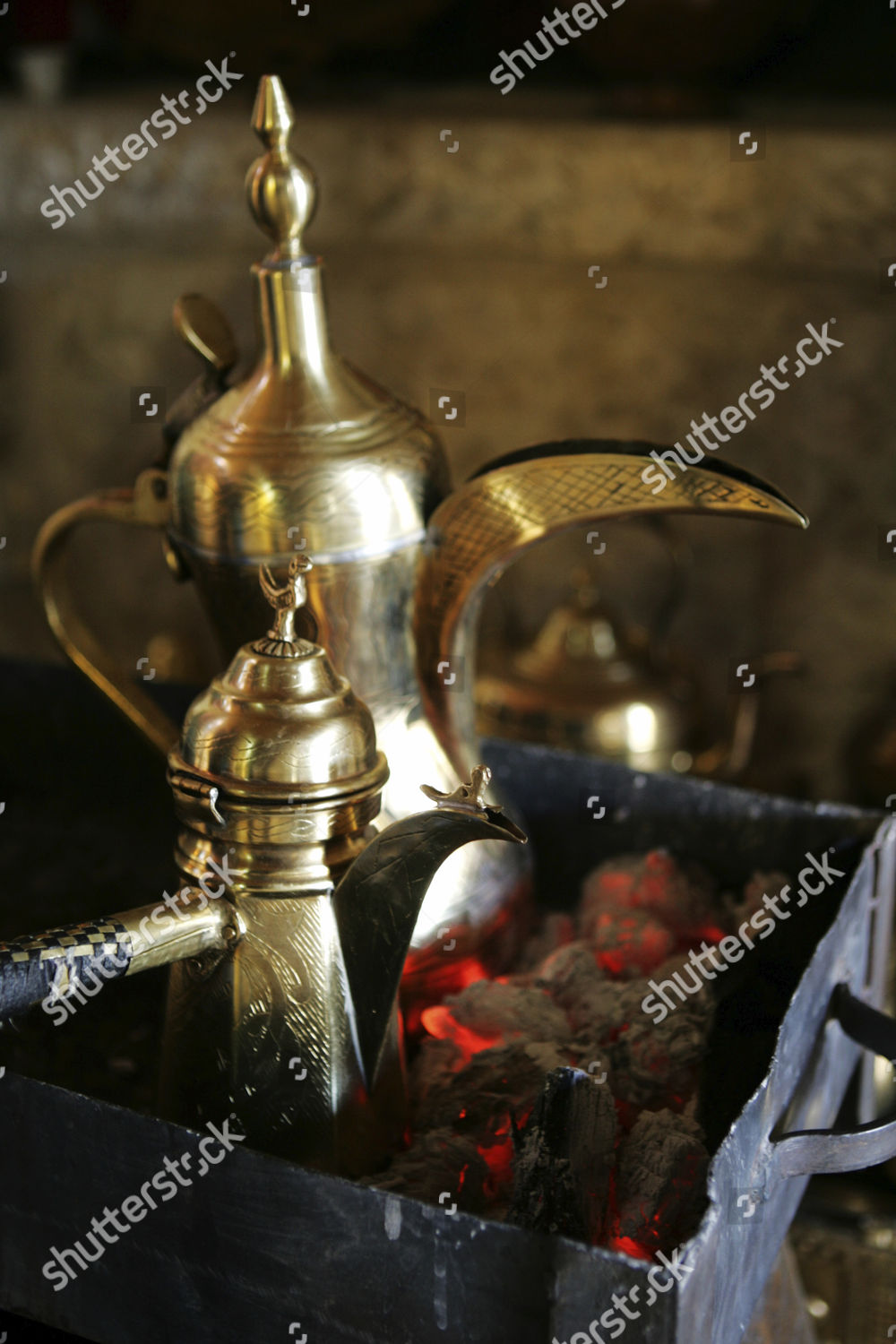 Making Traditional Arabian Coffee Cardamom Qahwa Editorial Stock Photo ...