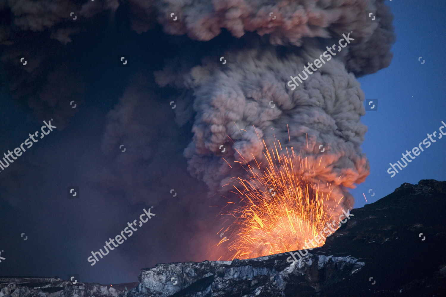 Eyjafjallajoekull Volcano Eruption Iceland Europe Editorial Stock Photo ...