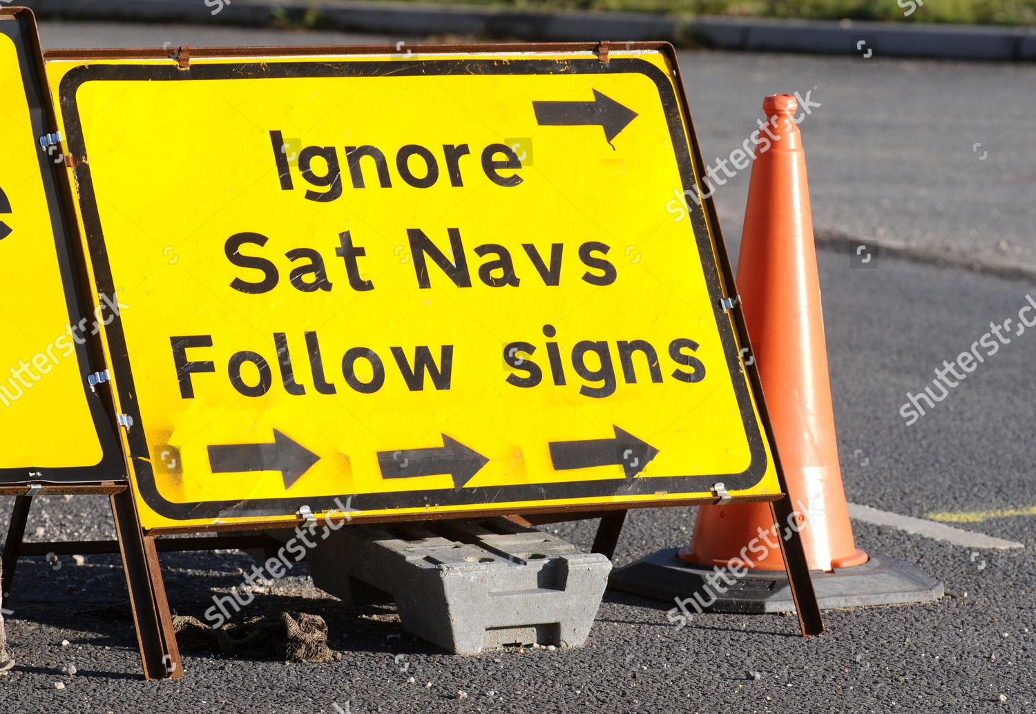 Ignore Sat Navs Sign Editorial Stock Photo - Stock Image | Shutterstock