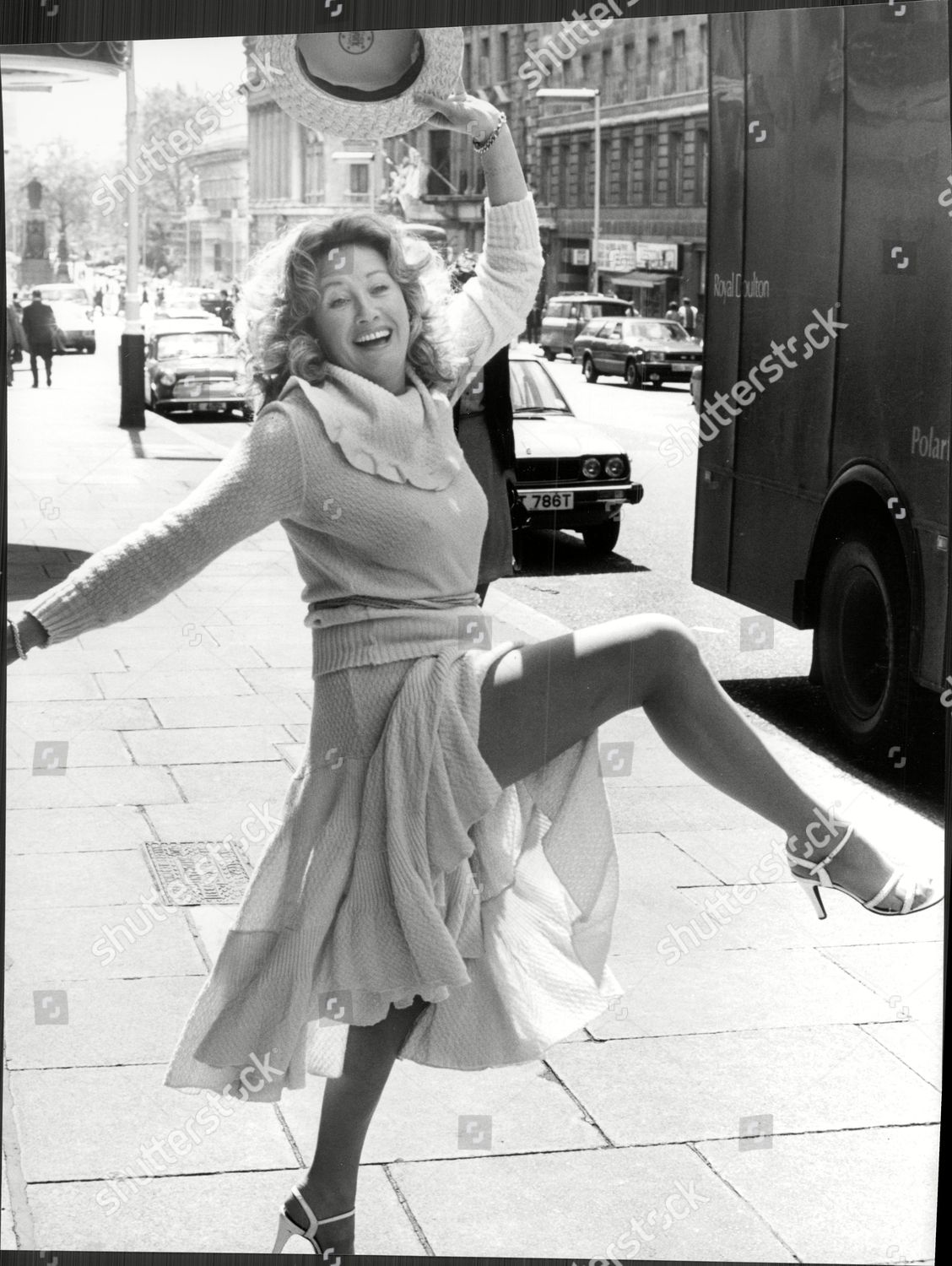 Actress Singer Elizabeth Larner Elizabeth Larner Editorial Stock Photo ...
