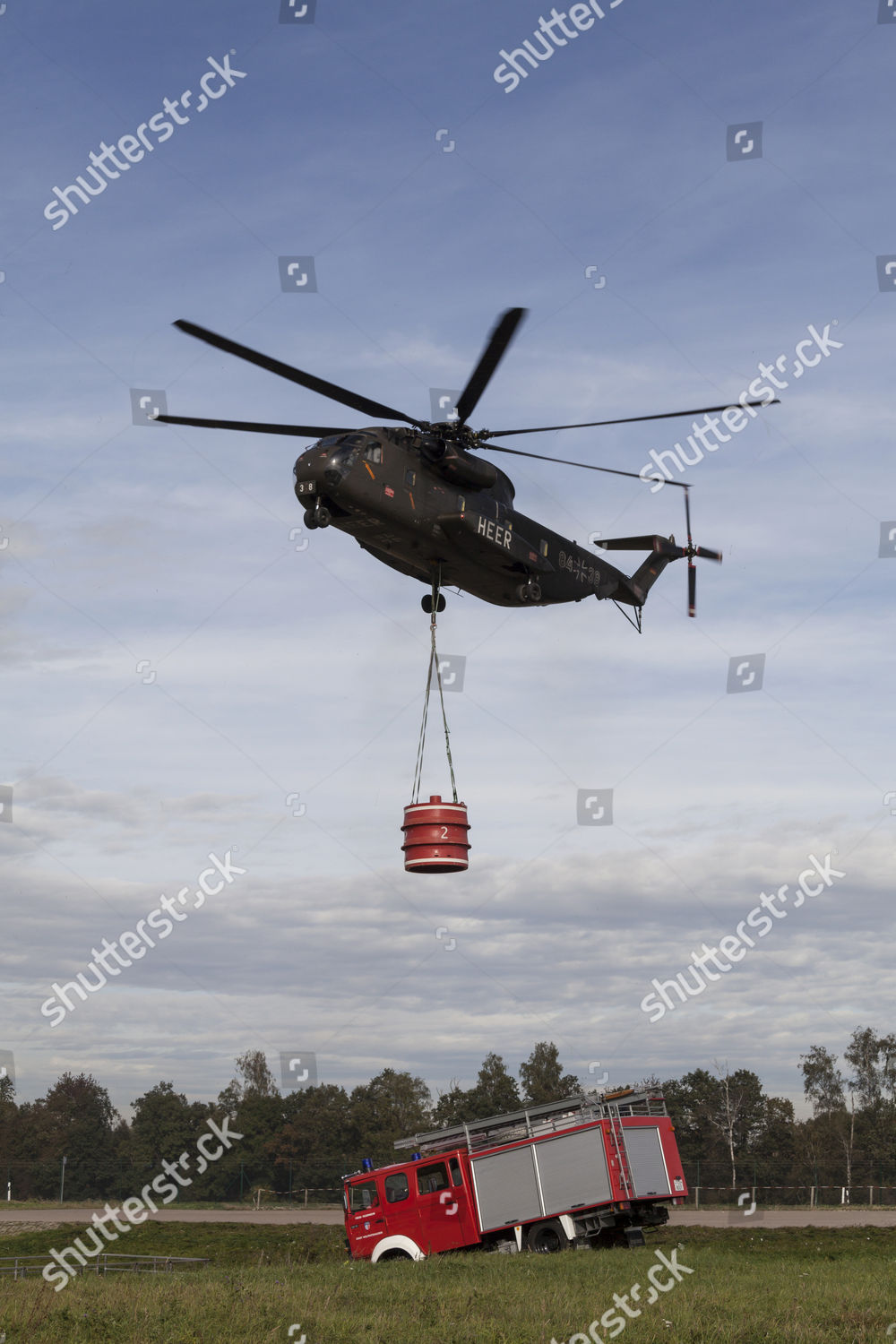 Ch53 Helicopter Carrying 5000liter Water Tank Editorial Stock Photo ...