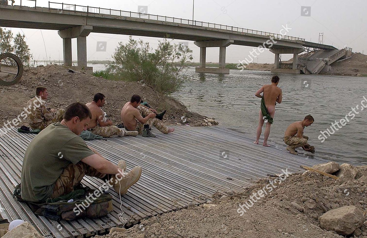 Iraq War Bath Timesoldiers 3 Para Editorial Stock Photo - Stock Image ...