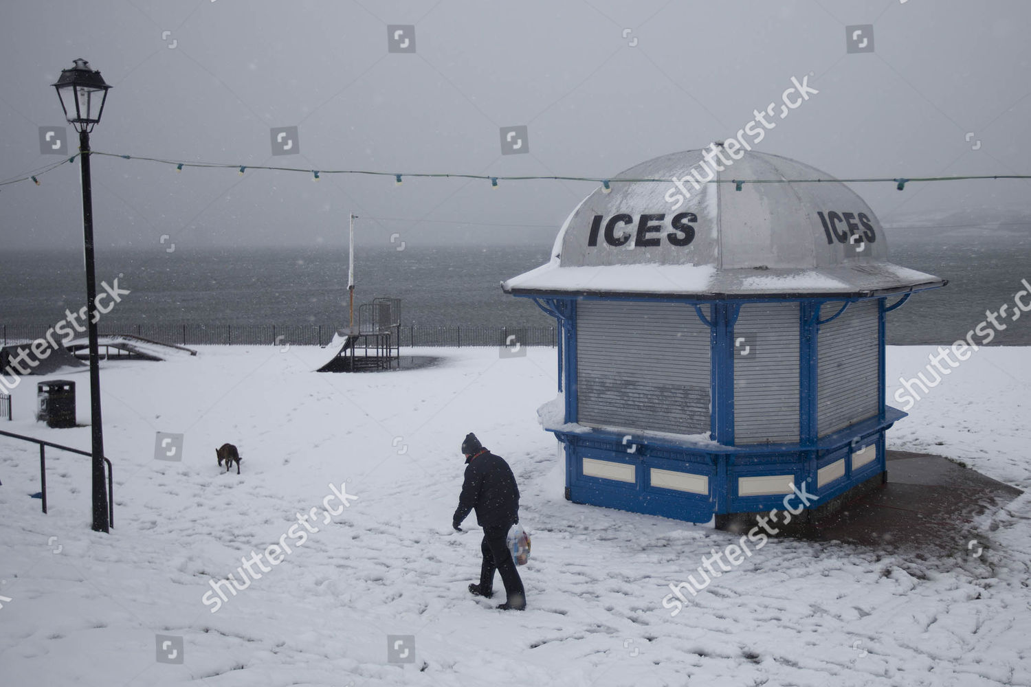 Ice Cream Kiosk On Largs Seafront Editorial Stock Photo - Stock Image ...