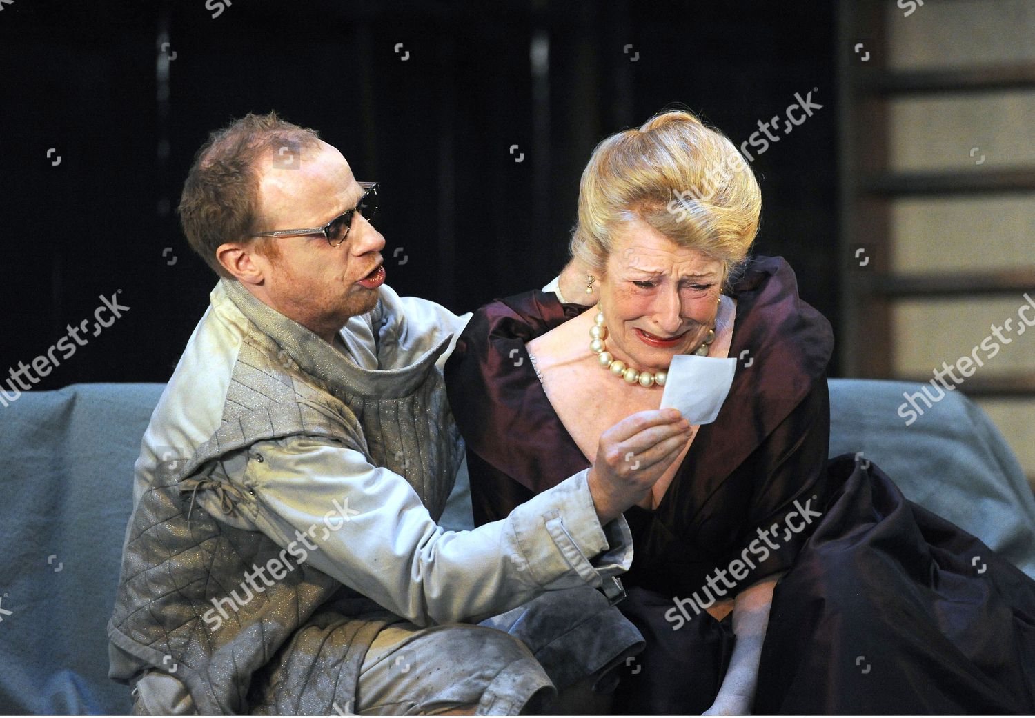 Jonathan Slinger Hamlet Charlotte Cornwell Gertrude Editorial Stock ...