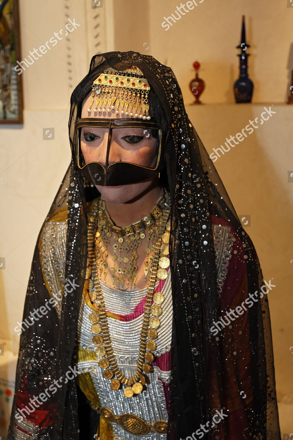 Arab Bride Wearing Traditional Dress Headdress Editorial Stock Photo ...
