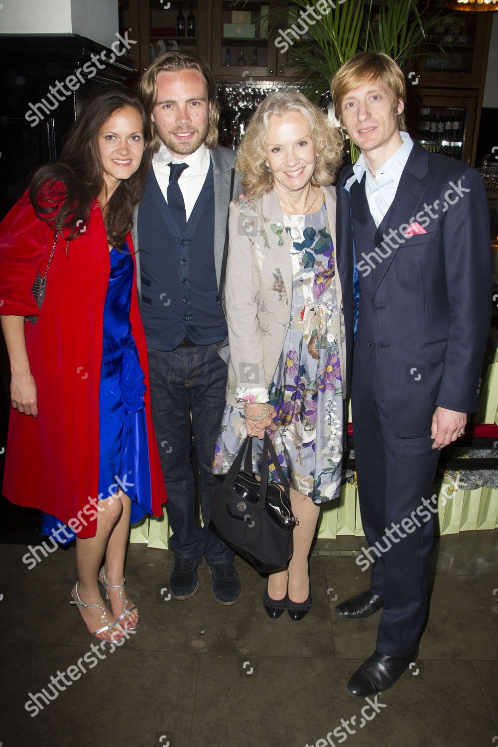 Virginia Lawson Jason Lawson Hayley Mills - Foto de stock de contenido ...