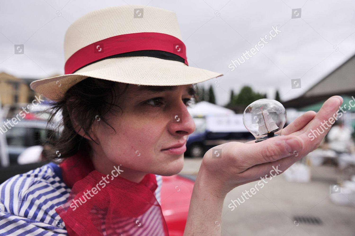 Art Sale Samuel Levack Jennifer Lewandowski Editorial Stock Photo ...