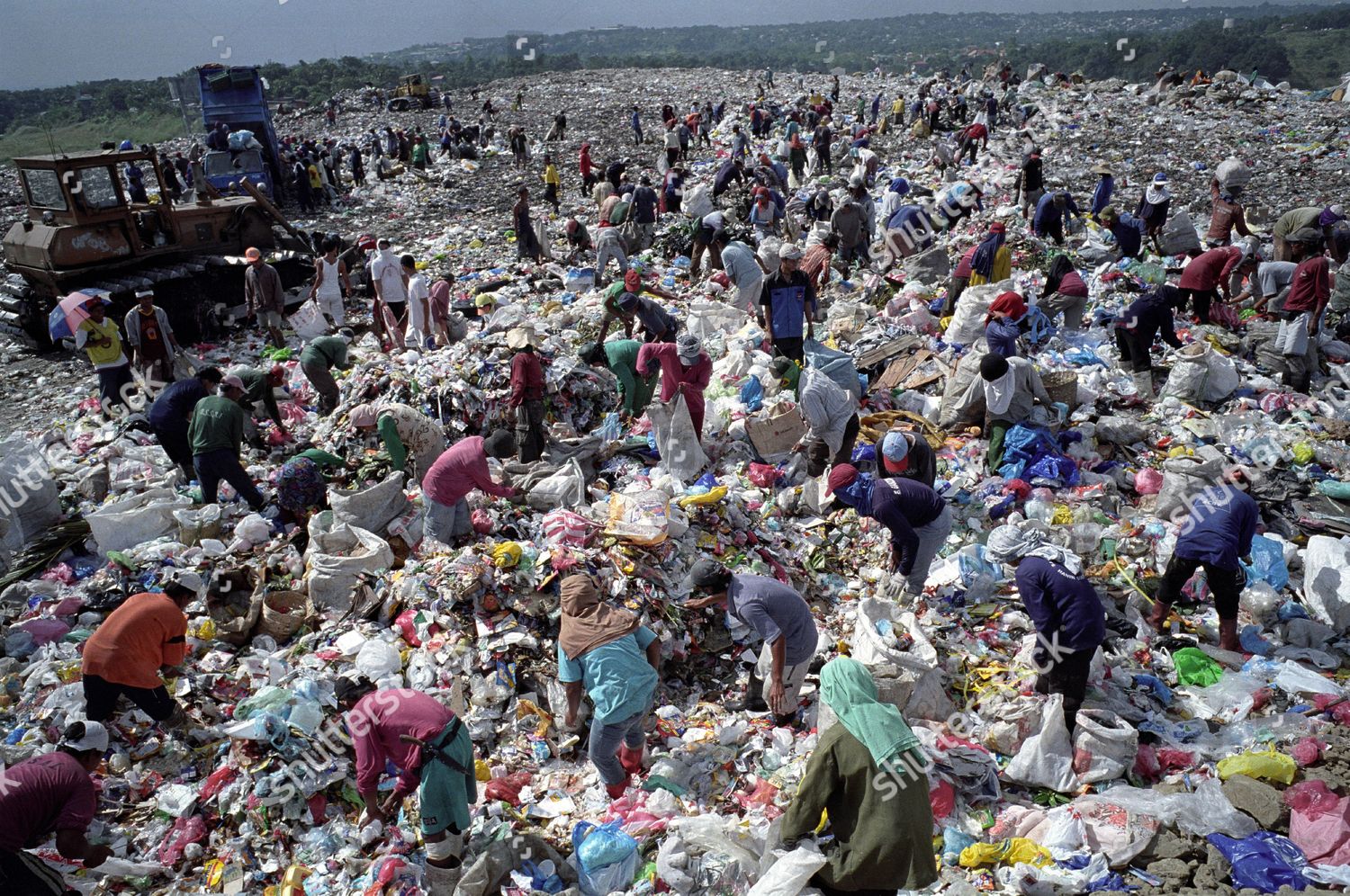 Recycling Philippines Manila Scavengers Sorting Through Editorial Stock ...