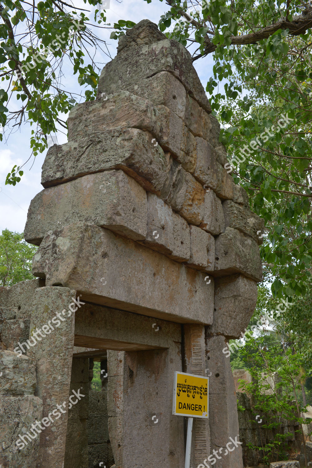 Ek Phnom Temple 11th Century Angkorian Editorial Stock Photo - Stock ...