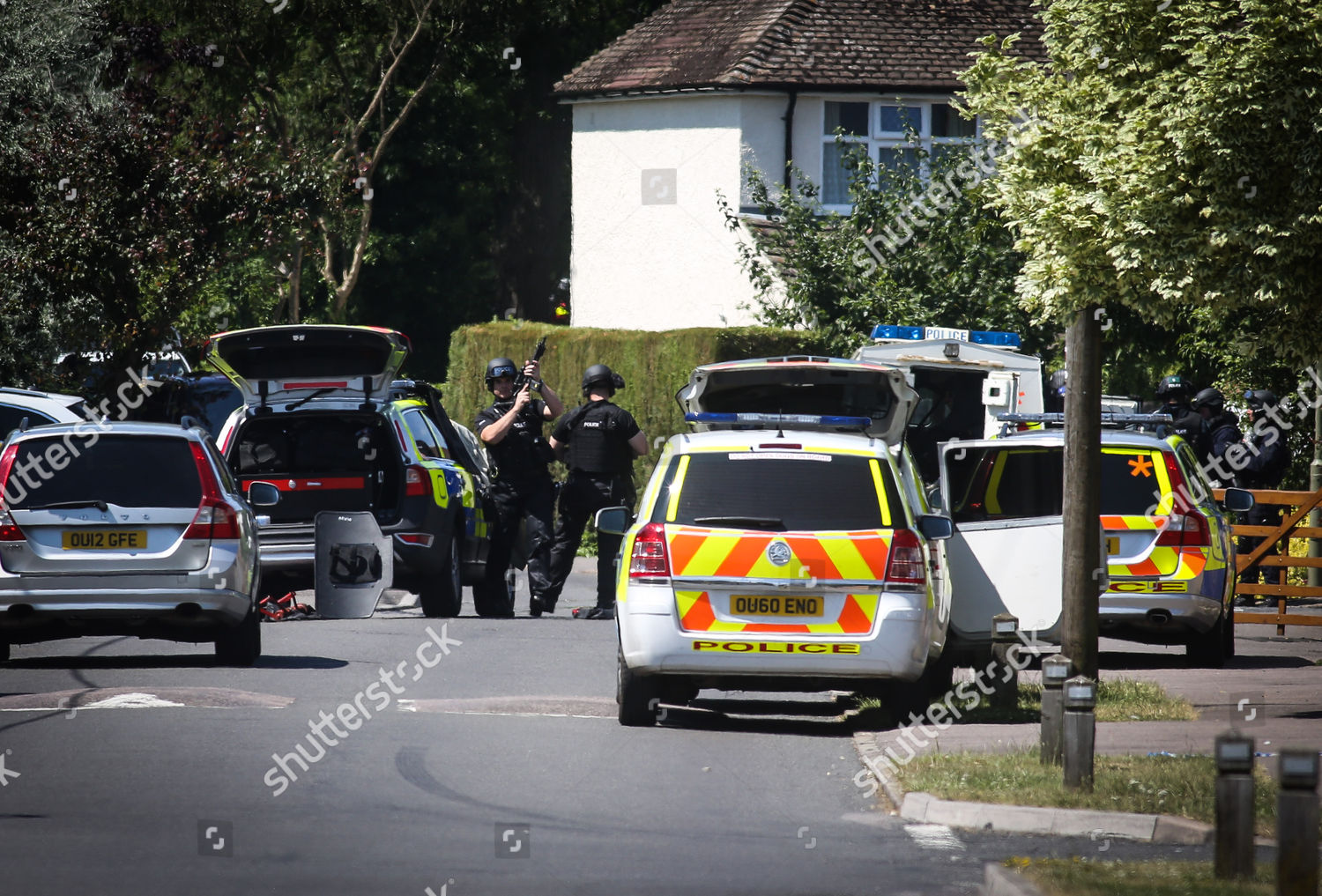 Armed Police Surround House Kidlington Editorial Stock Photo - Stock ...