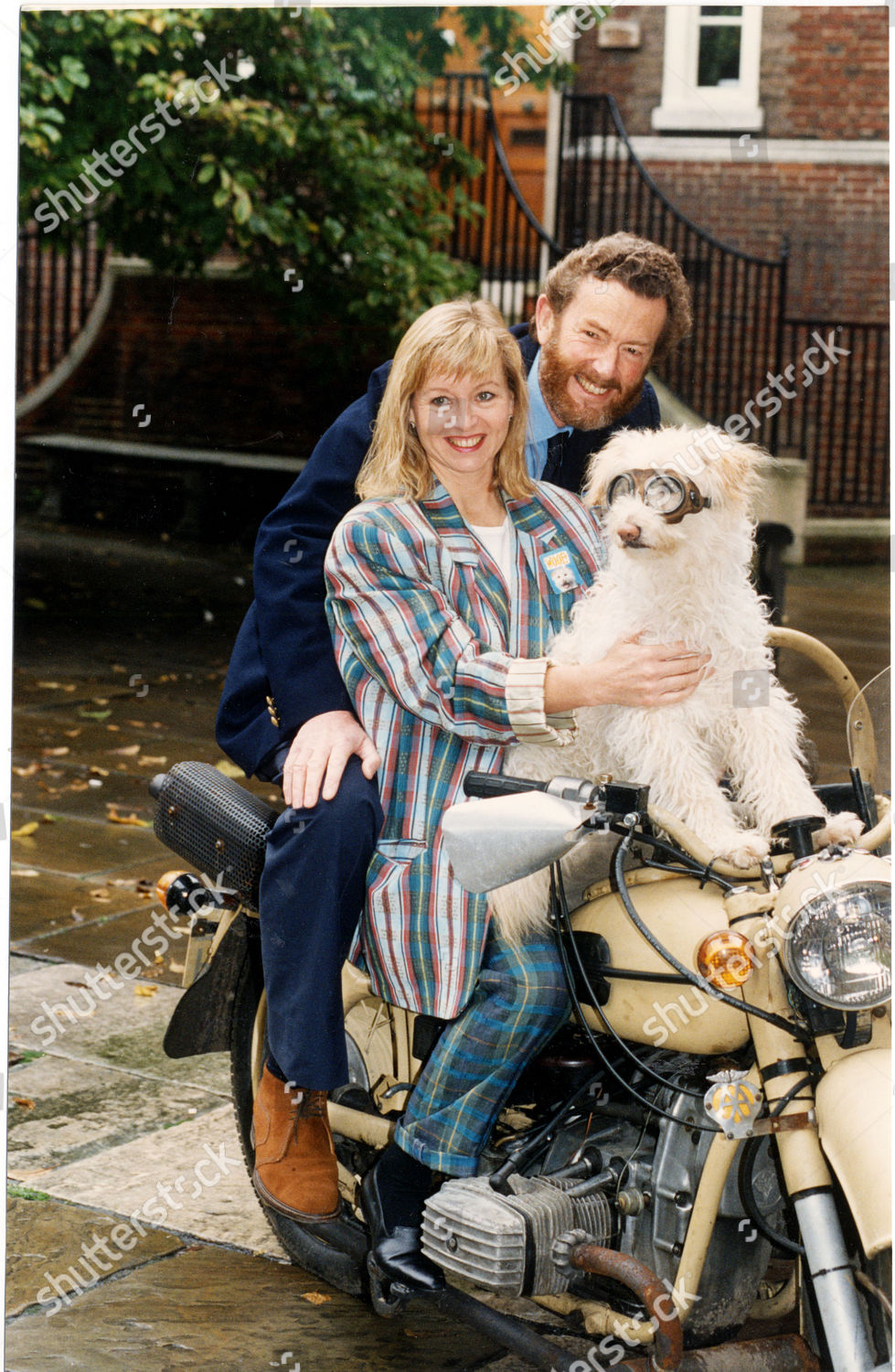 Liza Goddard Actress On Motorbike Pictured 新闻传媒库存照片 - 库存图片 | Shutterstock