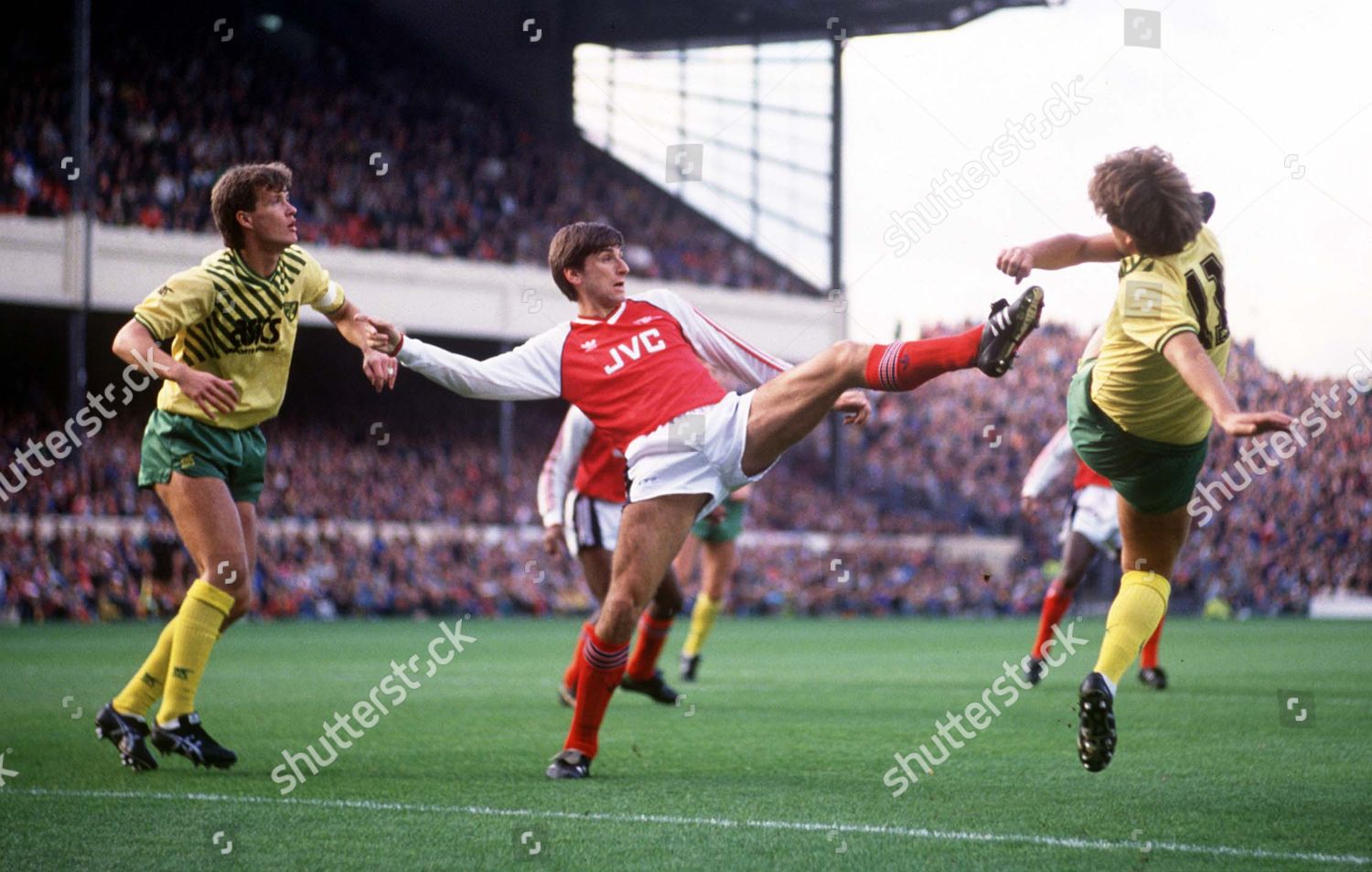 Alan Smith Arsenal Gets Between Butterworth Editorial Stock Photo ...