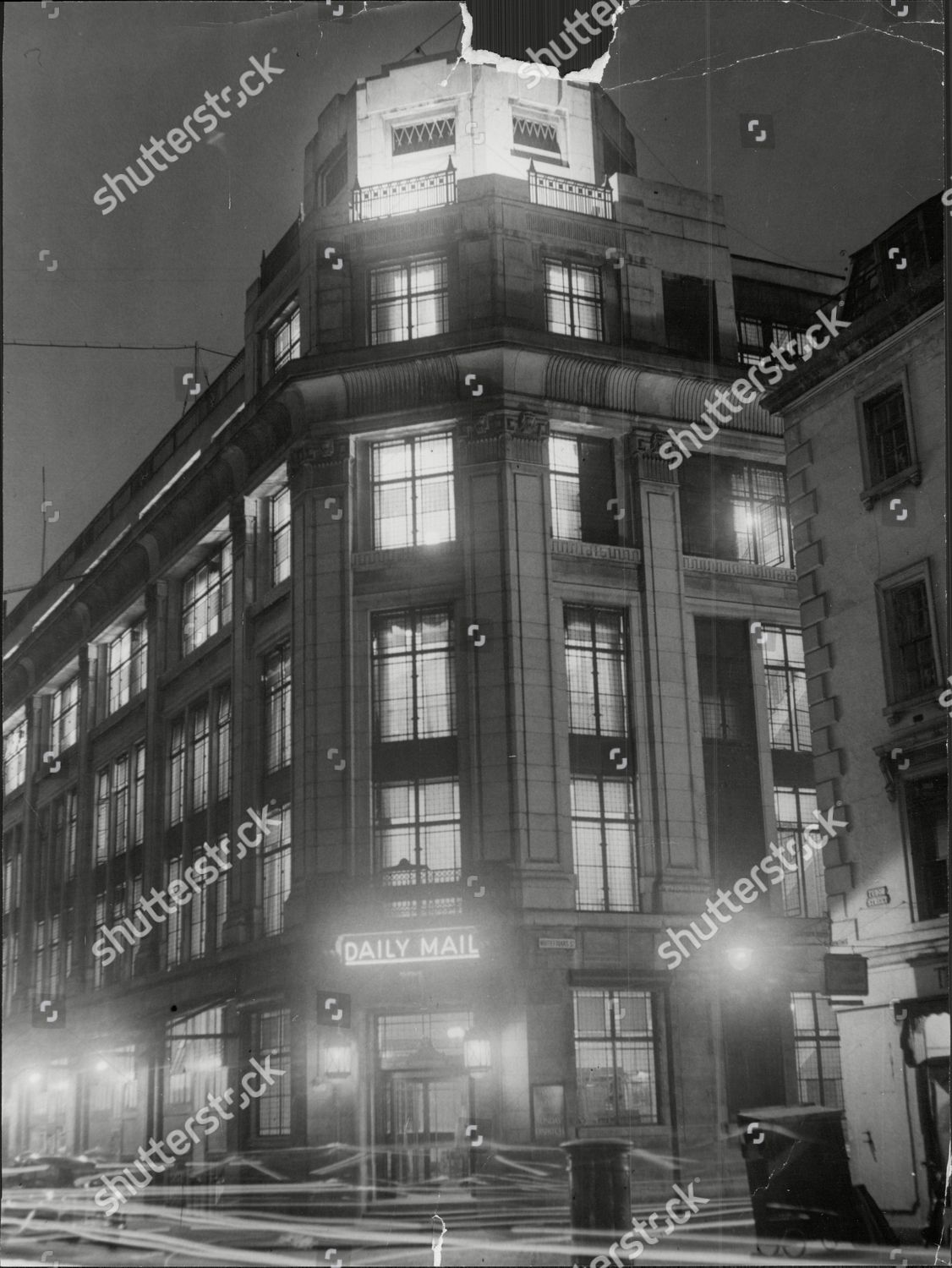 Northcliffe House On Corner Whitefriars Street Editorial Stock Photo ...