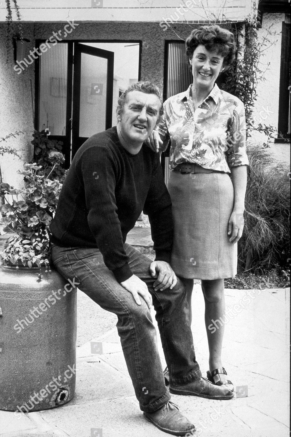 Bernard Cribbins Wife Gillian 1970 Redaktionelles Stockfoto – Stockbild ...