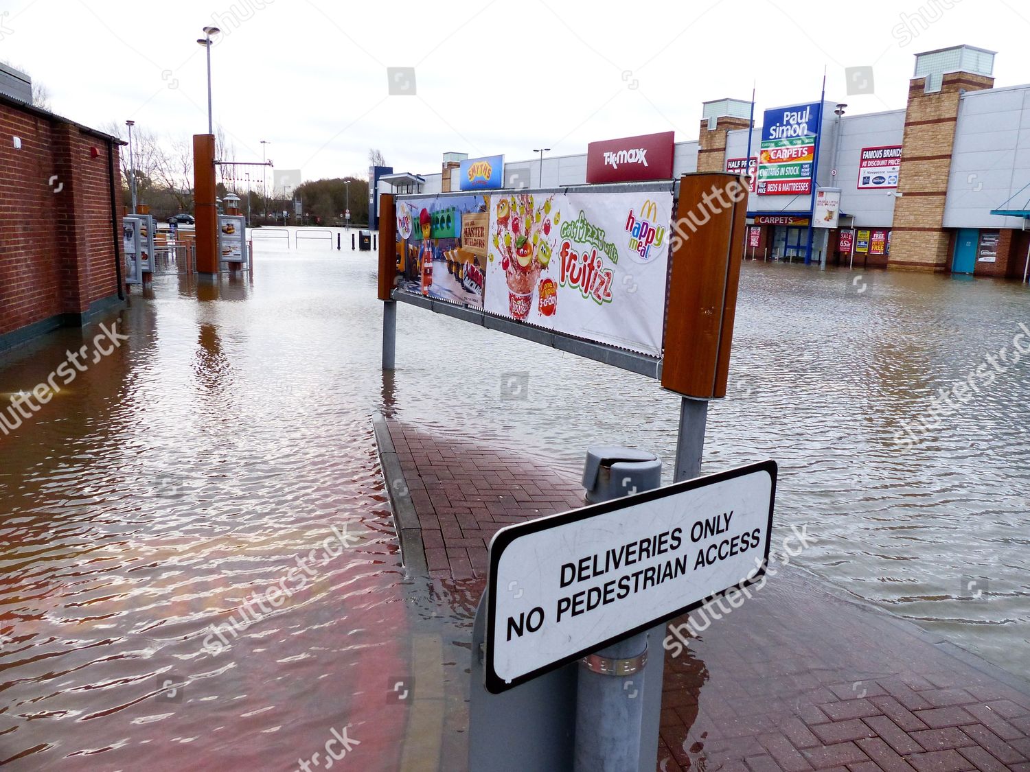 Mcdonalds Drive Through Under Floodwaters Editorial Stock Photo - Stock ...