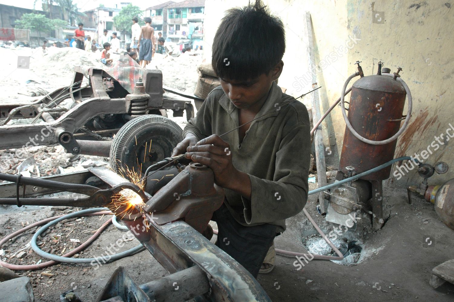 Child Labour Welding Auto Rickshaw Chasis Editorial Stock Photo - Stock ...