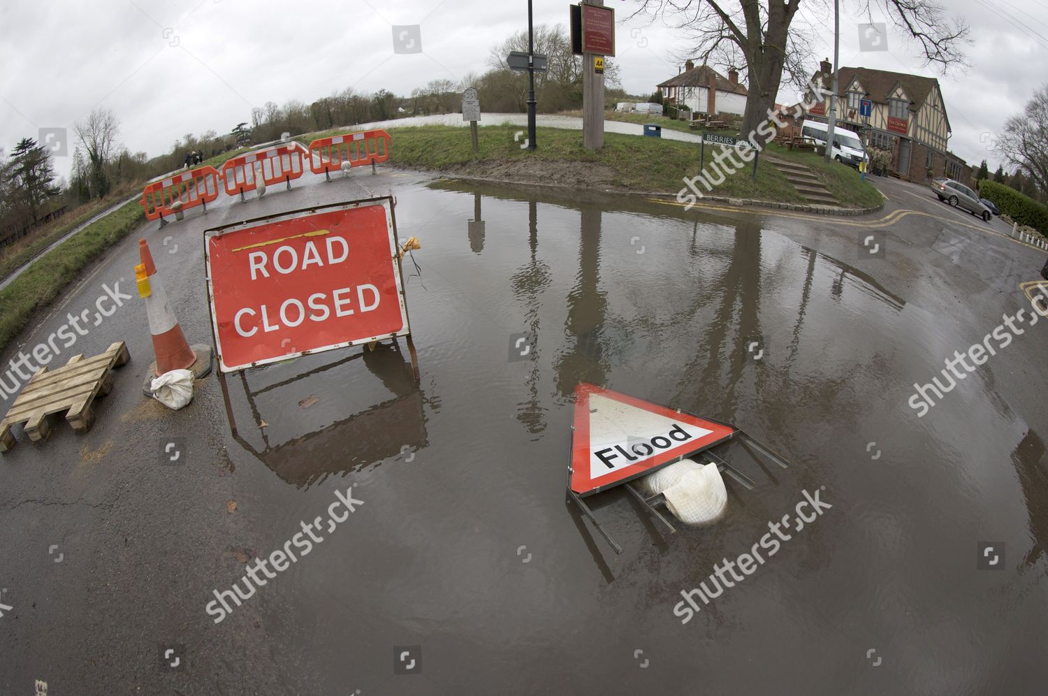 Flooding Cookham Editorial Stock Photo - Stock Image | Shutterstock