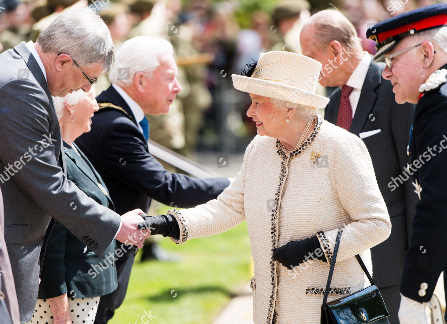 Queen Elizabeth Ii Meets Staff During Editorial Stock Photo - Stock ...