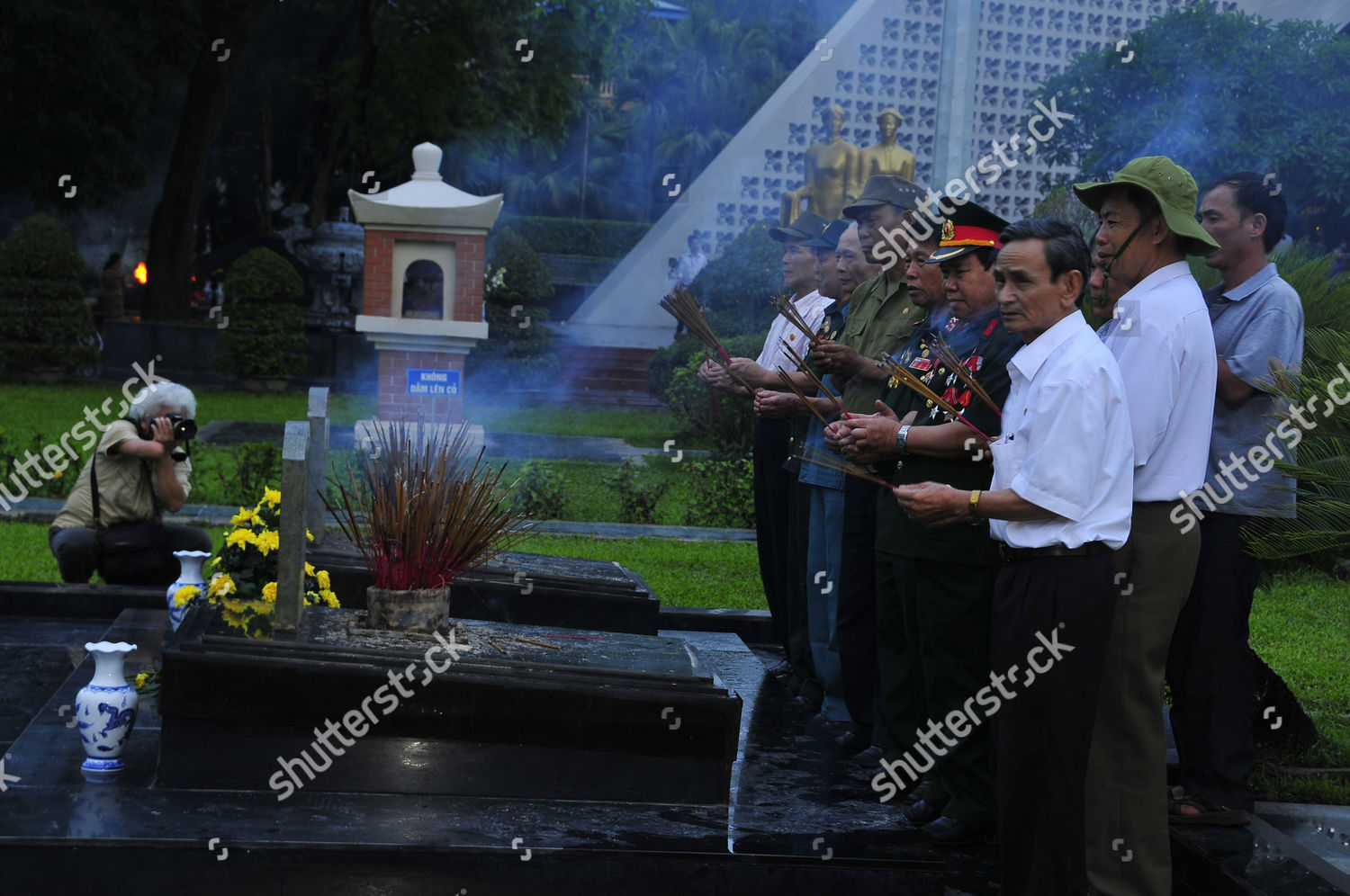 Vietnamese Veterans Pay Homage Soldiers Who Editorial Stock Photo ...