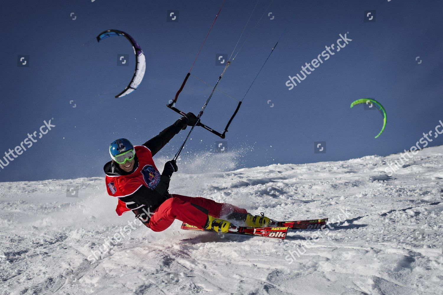 Participants Snowkiting Kiteboarding Near Haugastol Editorial Stock ...